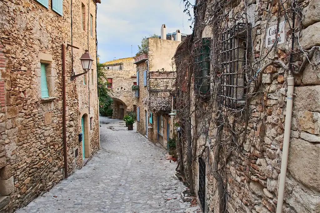 Peratallada, qué ver y hacer en la joya medieval de Girona