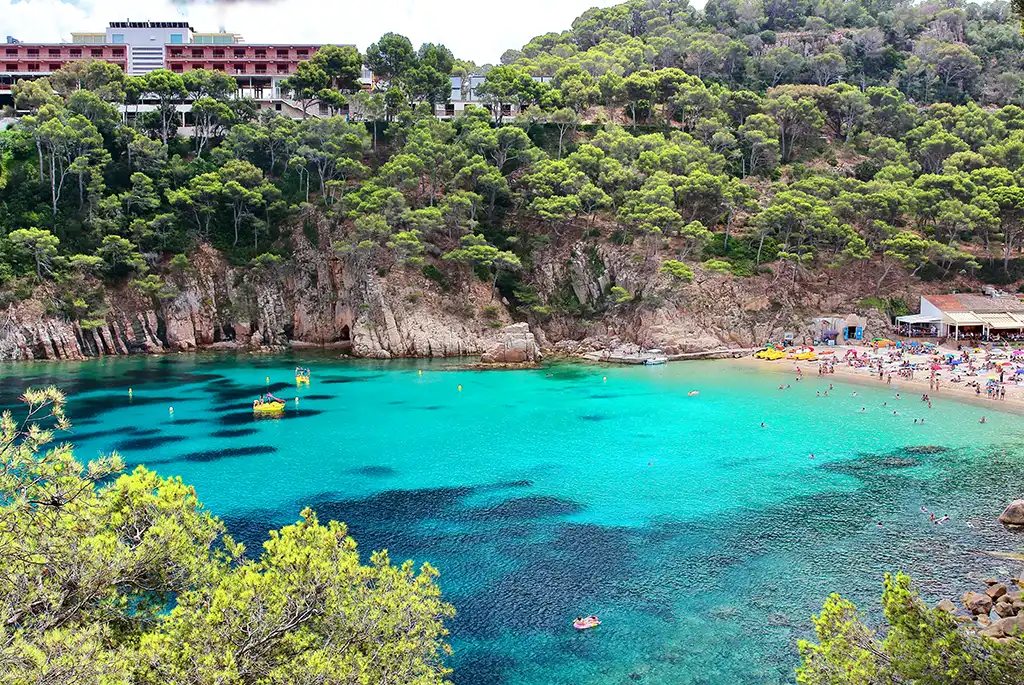 Begur: Guía Completa | Playas, castillo y qué ver